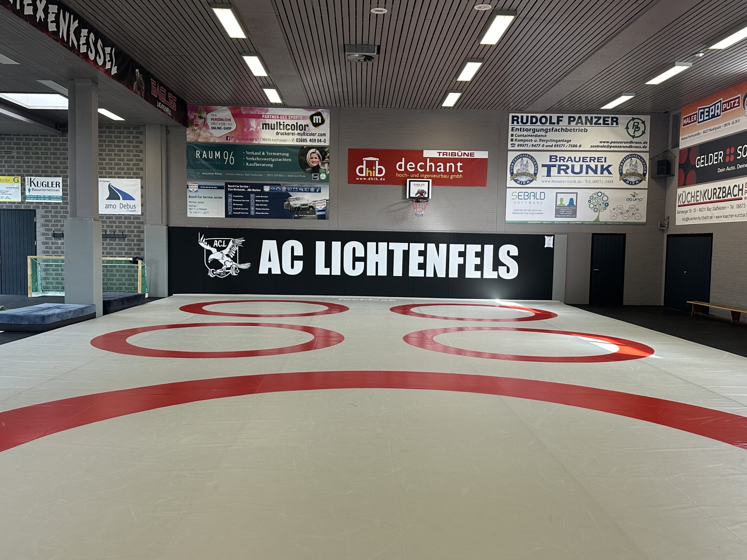AC-Halle erstrahlt im neuen Glanz - AC Lichtenfels - Bundesliga Ringen